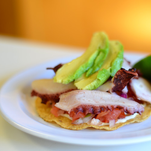 Tostada de Pulpo – Mariscos El Rey Hermosillo